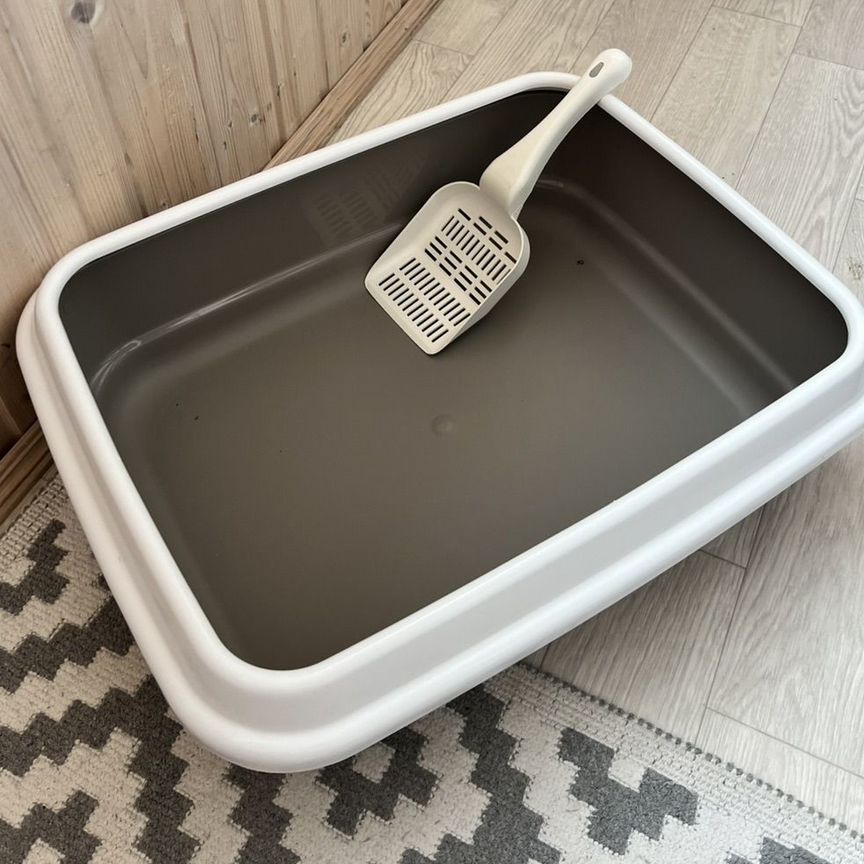 Миски для кошек, лоток, переноска, лежанка