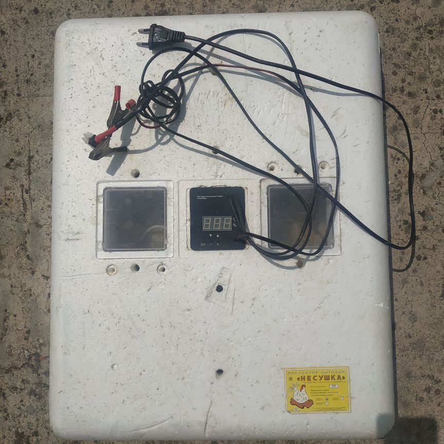 Инкубатор Несушка на 77 яиц с автопереворотом