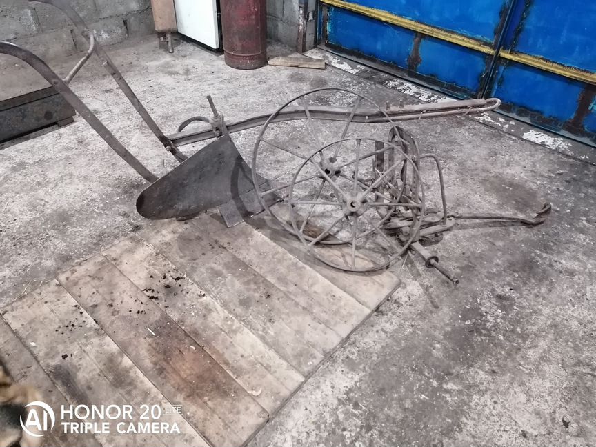 Конный плуг