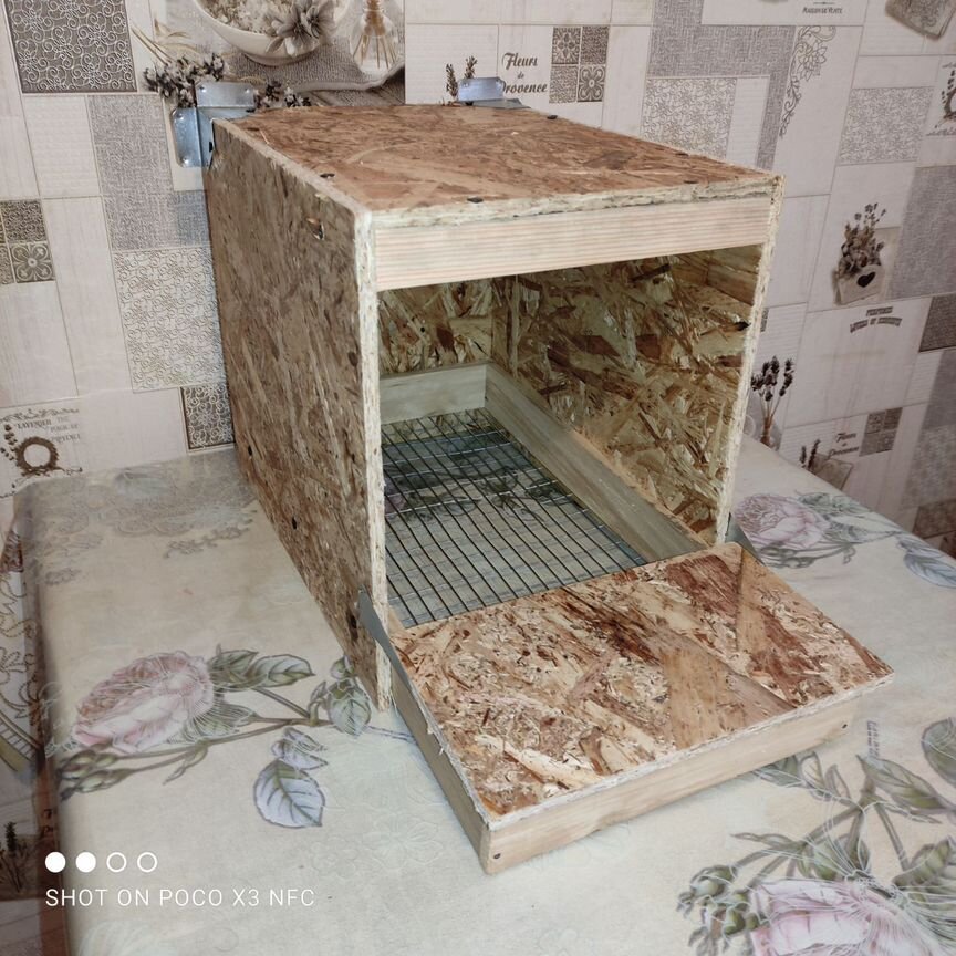Гнезда для кур несушек с яйцесборником