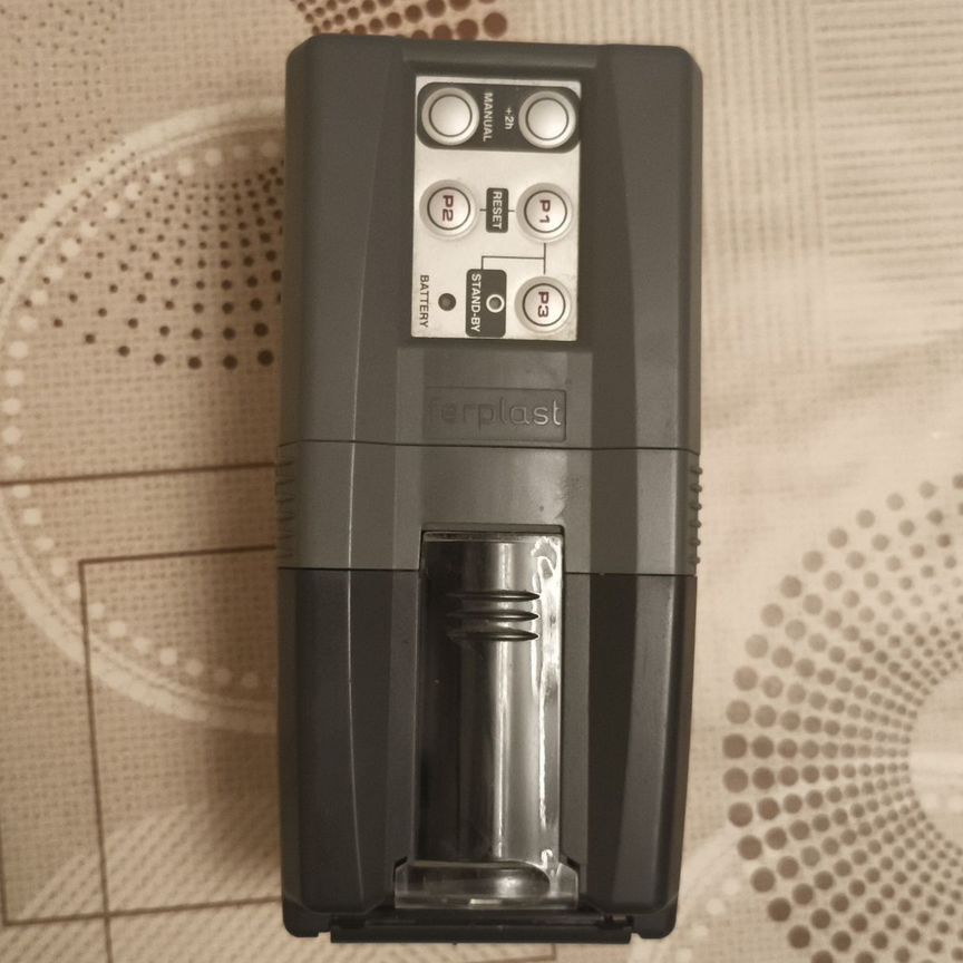 Авто кормушка для рыбок шнековая