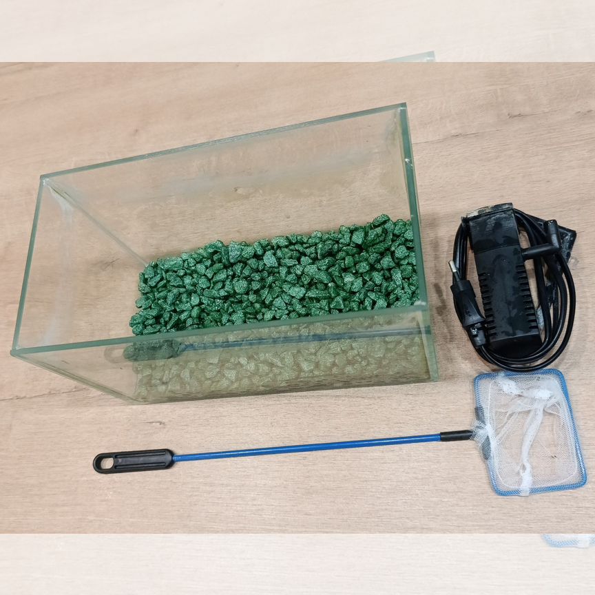 Набор: аквариум, грунт, фильтр, декорации, сачок