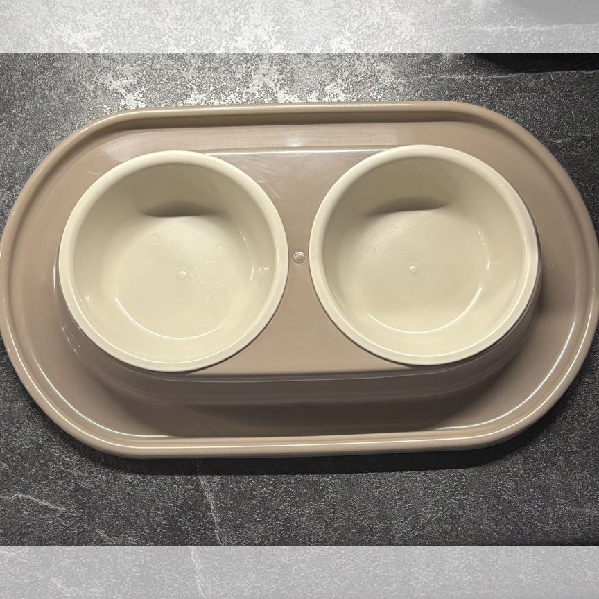 Миски на подставке для собак