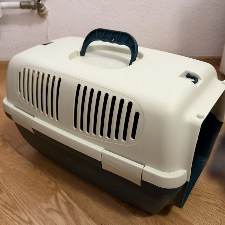 Переноска для животных пластиковая