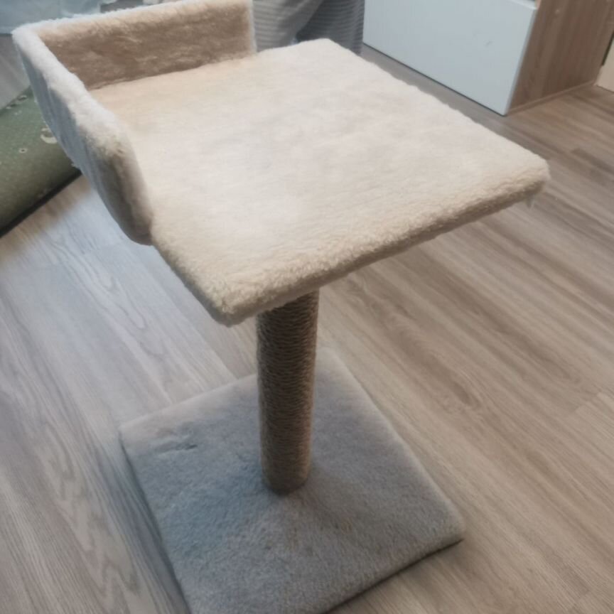 Когтеточка с лежанкой бу