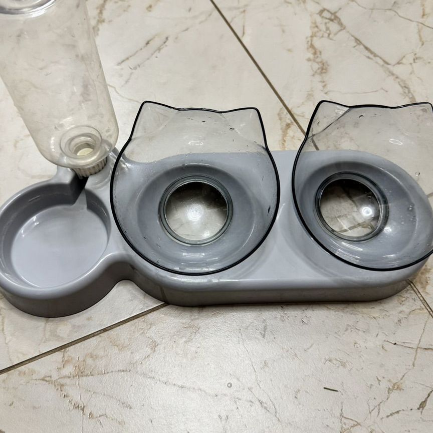 Миска с автопоилкой до кошек и собак