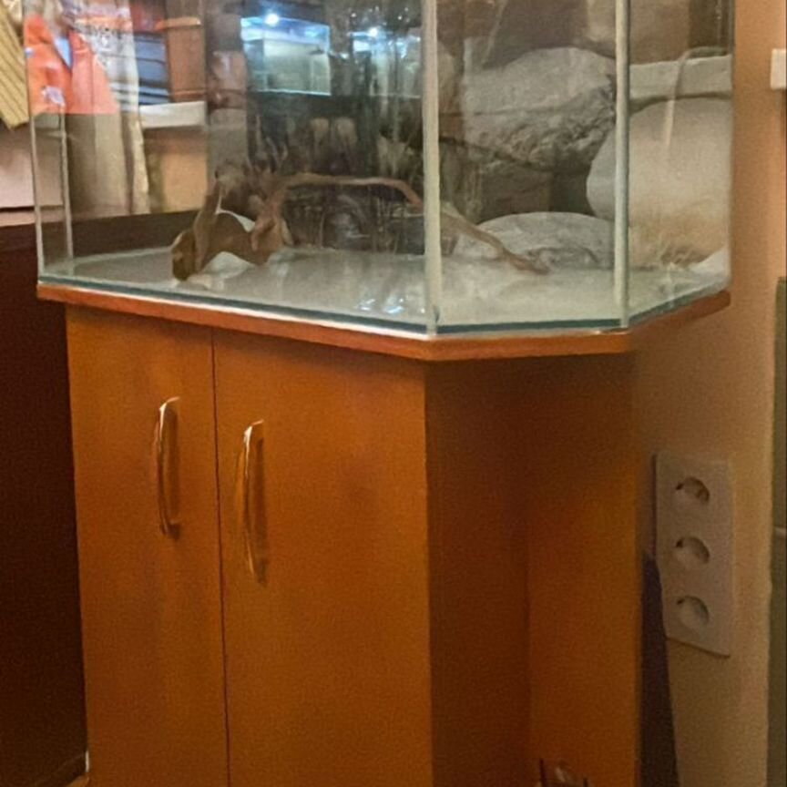 Аквариум с тумбой