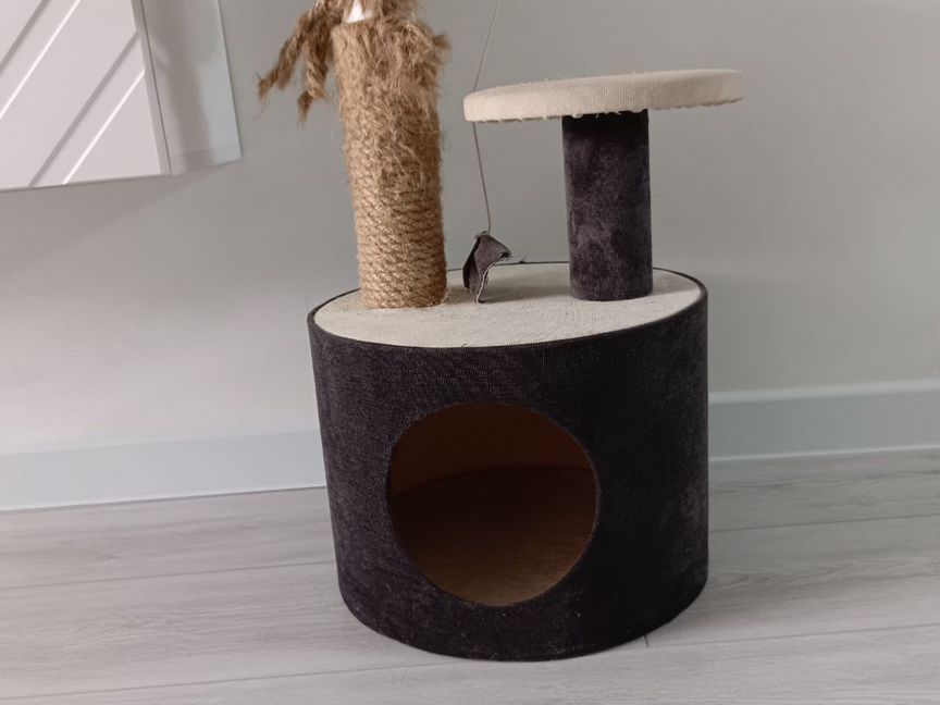 Домик для кошки с когтеточкой бу
