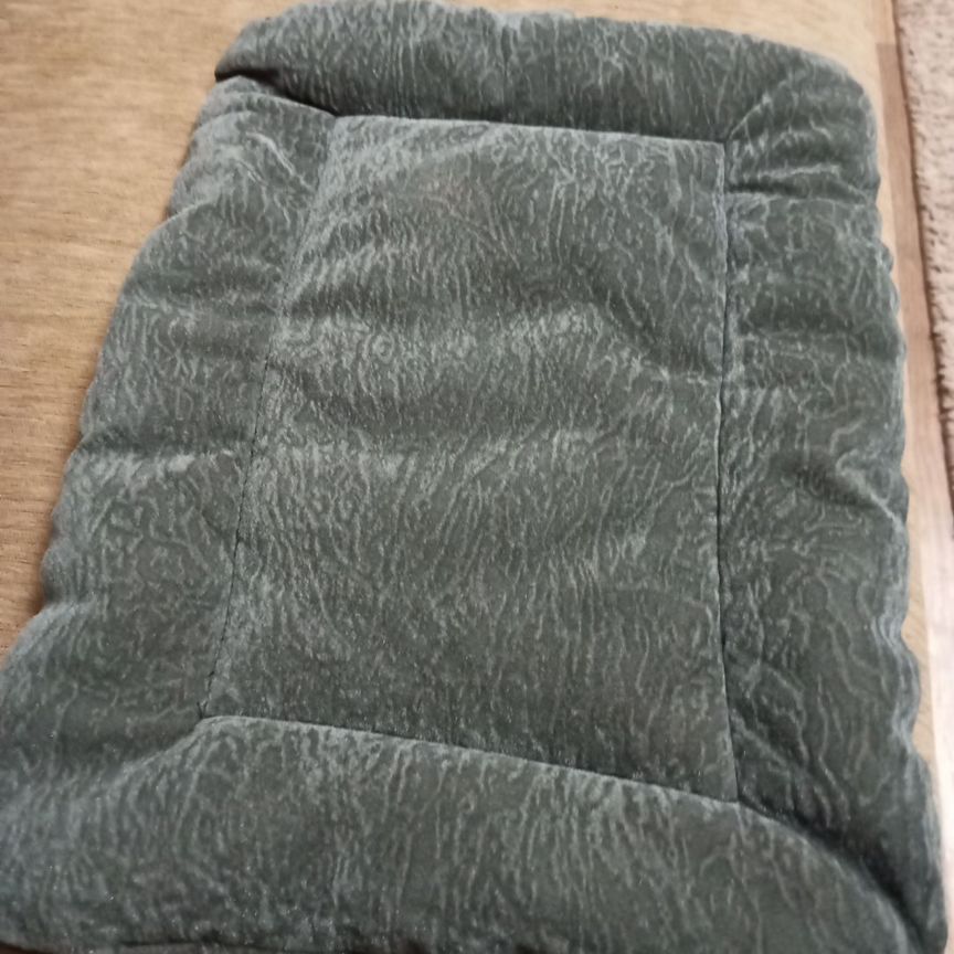 Лежанка для кошечек