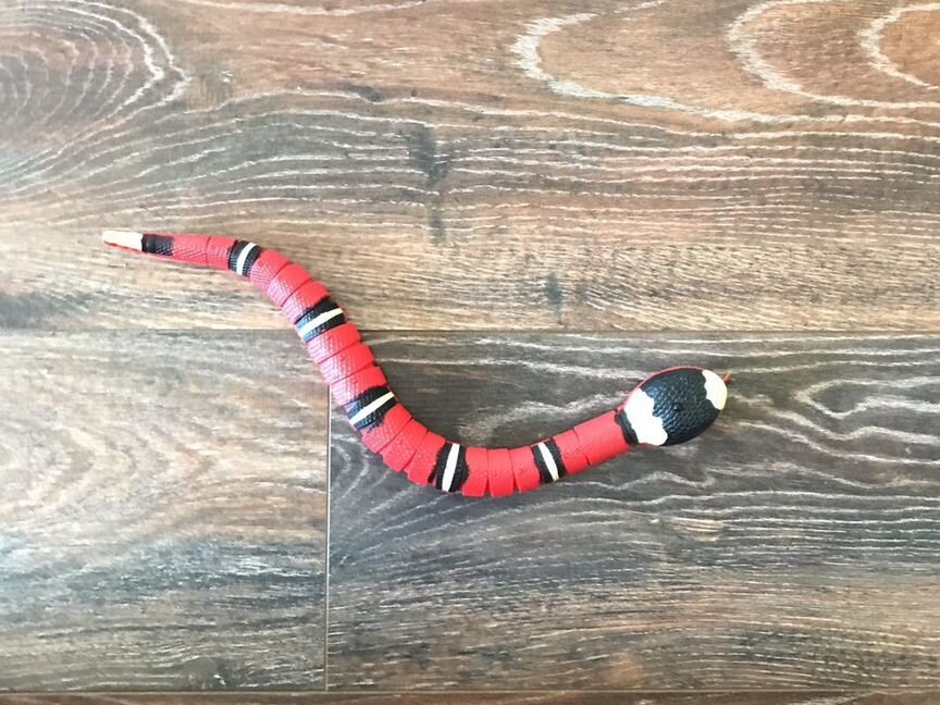 Игрушка для кота змея