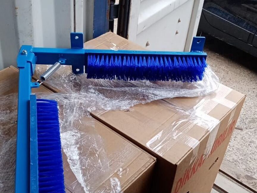 Щетка-чесалка для коз и овец