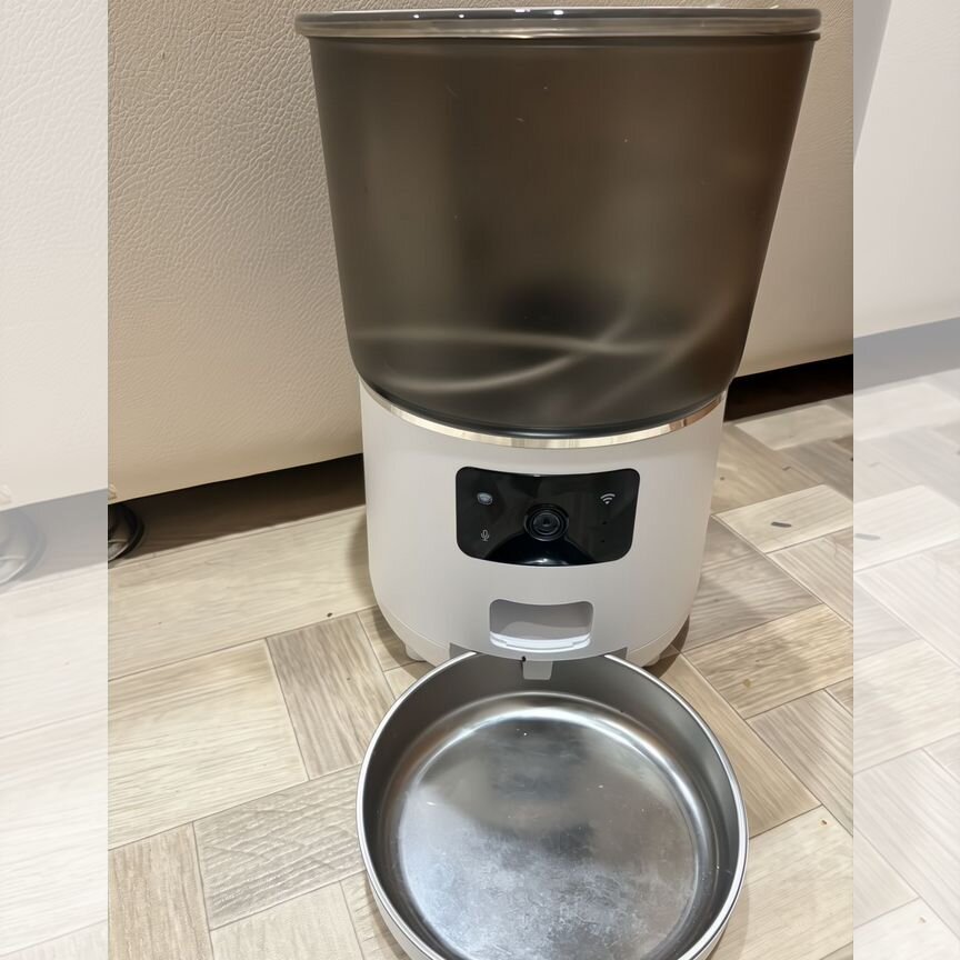 Автоматическая кормушка для кошек и собак