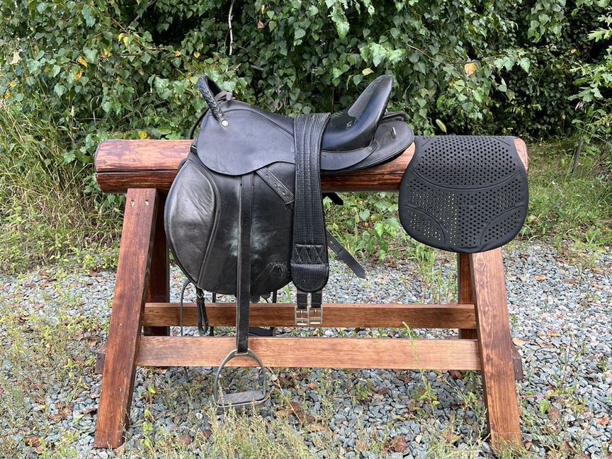 Седло для лошади