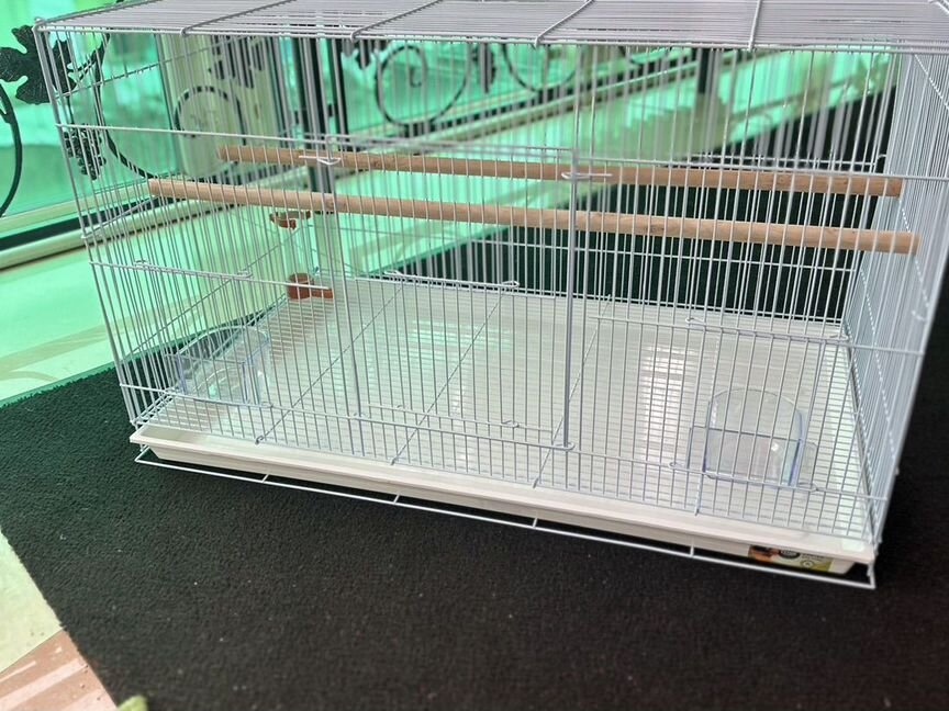 Большая клетка для птиц