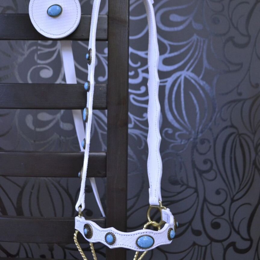 Недоуздок для лошади