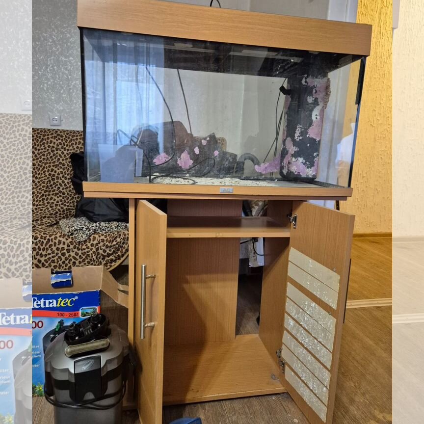 Аквариум с тумбой