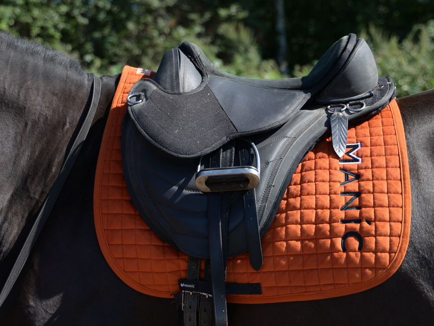 Седло для лошади