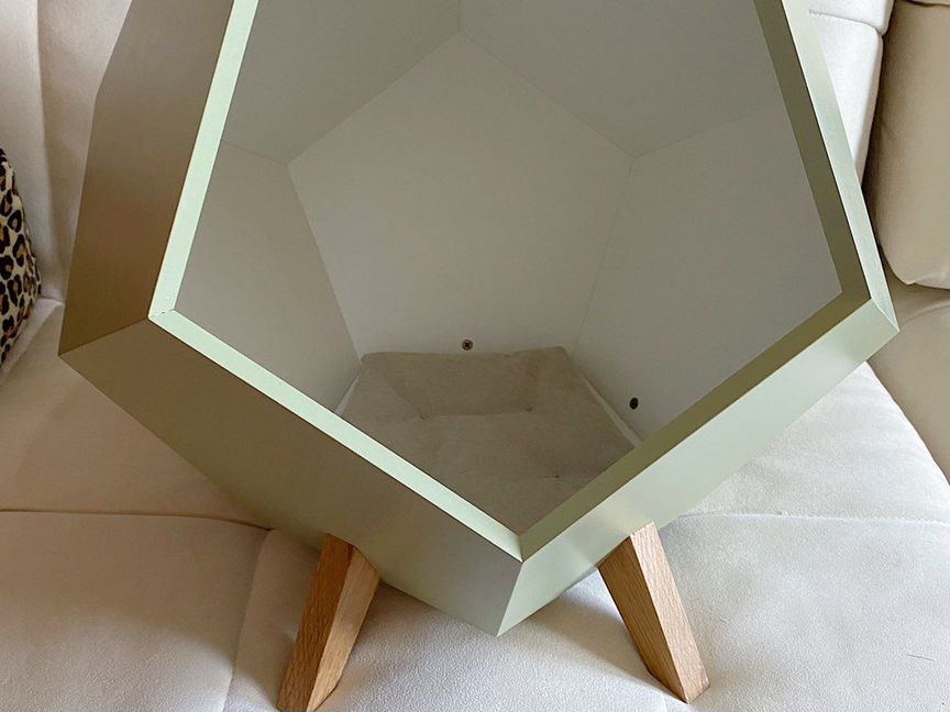 Домик для кошки из дерева