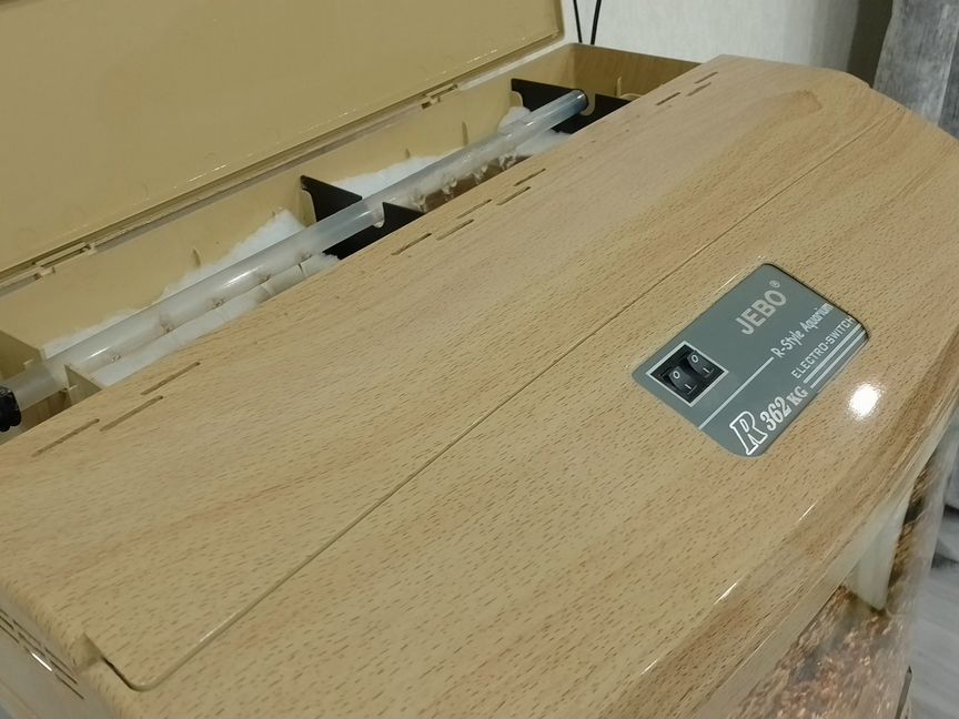 Продам аквариум с тумбой Jebo