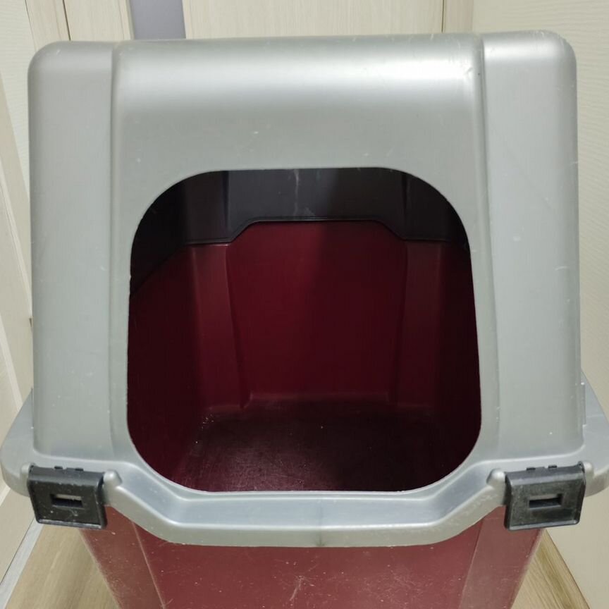 Закрытый лоток для кошек