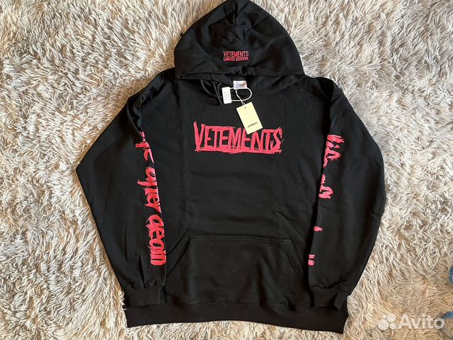 Vetements World Tour худи купить в Москве | Личные вещи | Авито