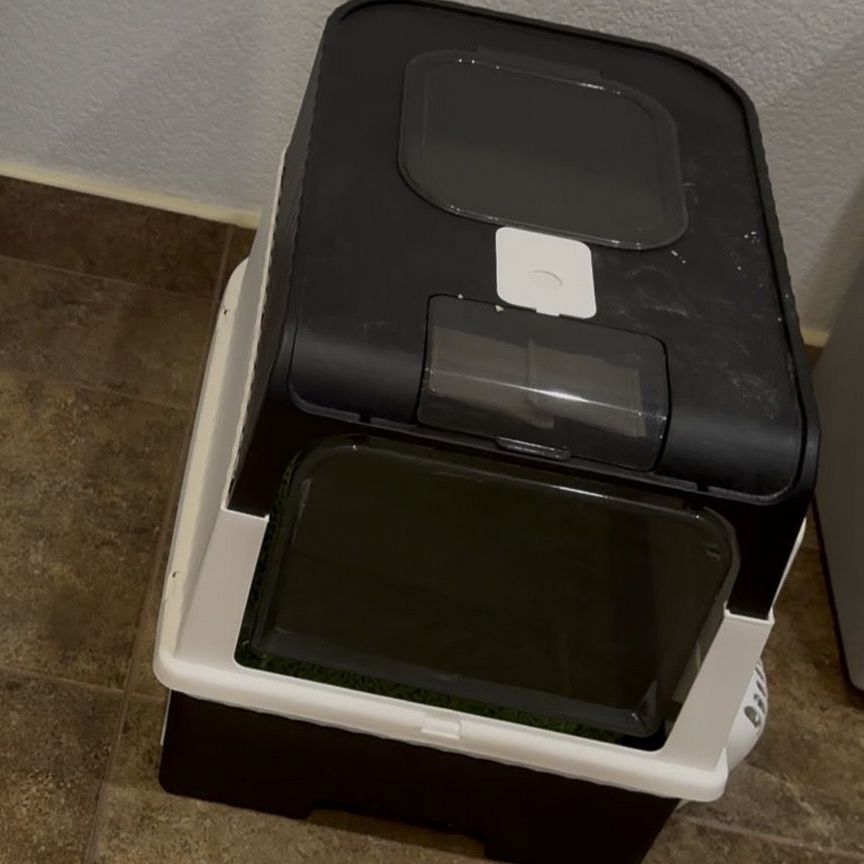 Закрытый лоток для кошек