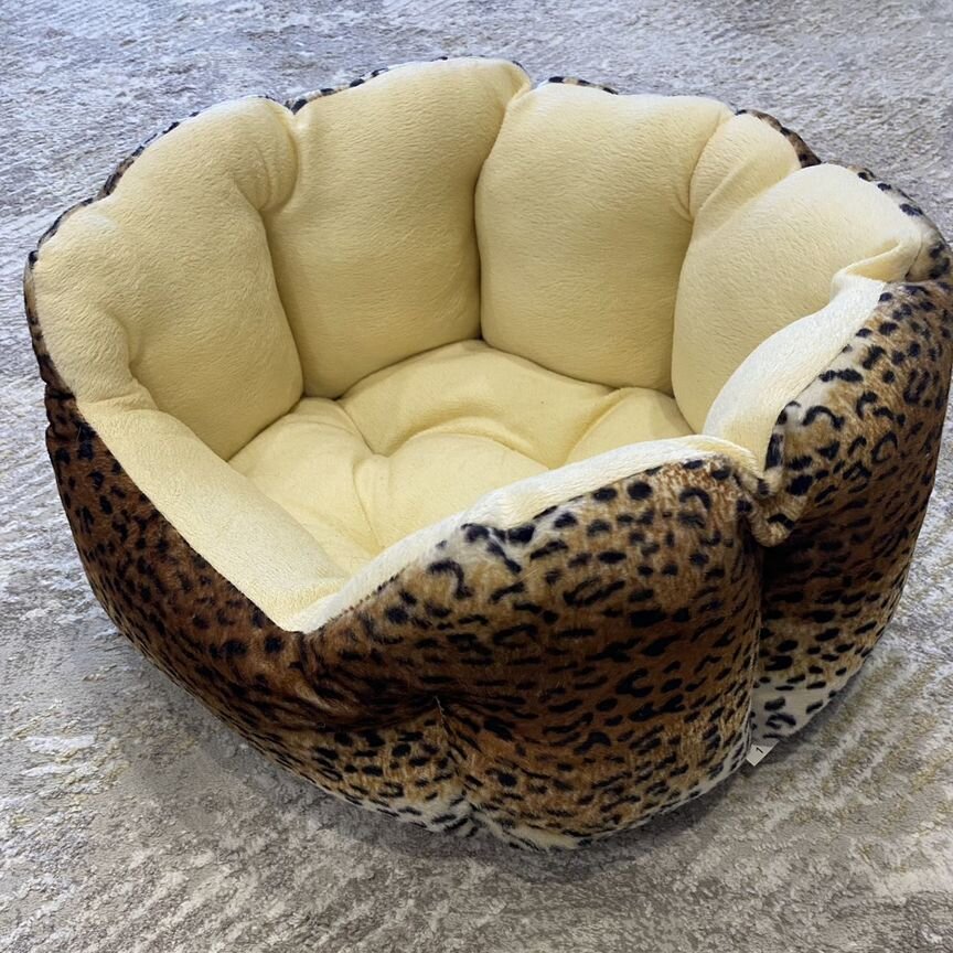 Лежанка для кошек и собак