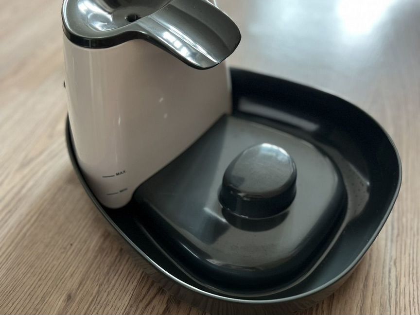 Фонтан поилка для кошек