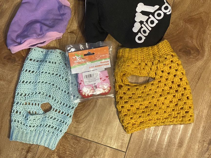Носочки новые, 4 кофточки б/у для котят
