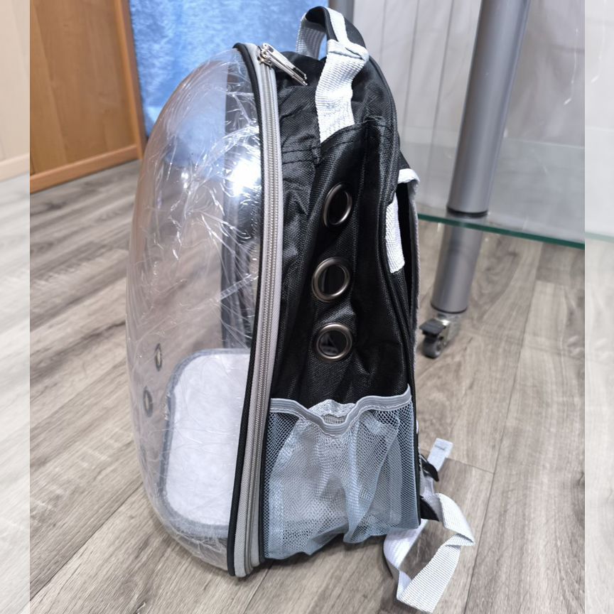 Переноска для кошек и маленьких собак