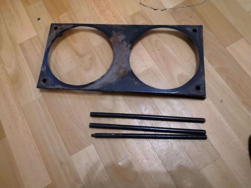 Подставка для собачьих мисок