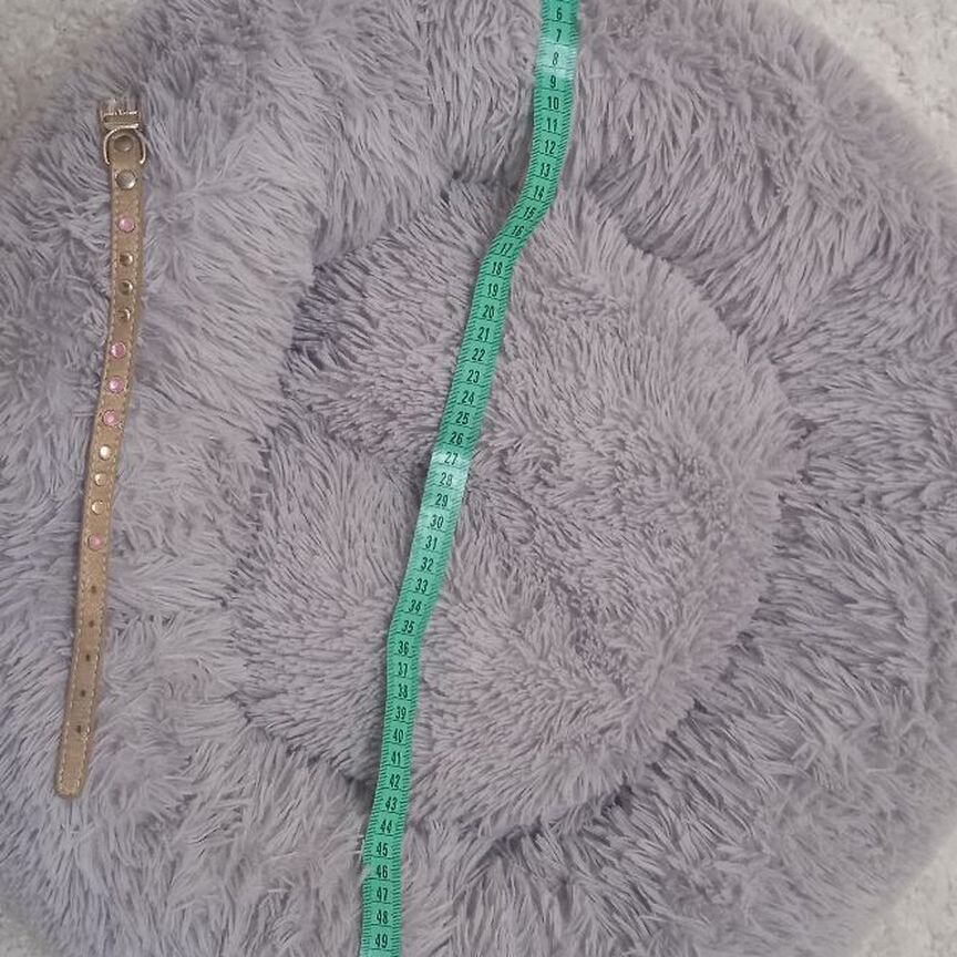 Лежанка для кошек, собак. + ошейник. Б/ У