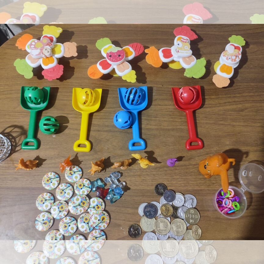 Игрушки для домашней птицы