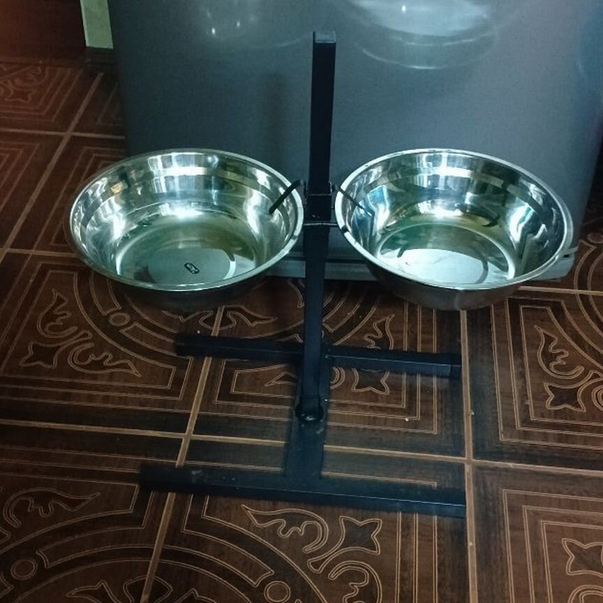 Кормушка для собак на подставке