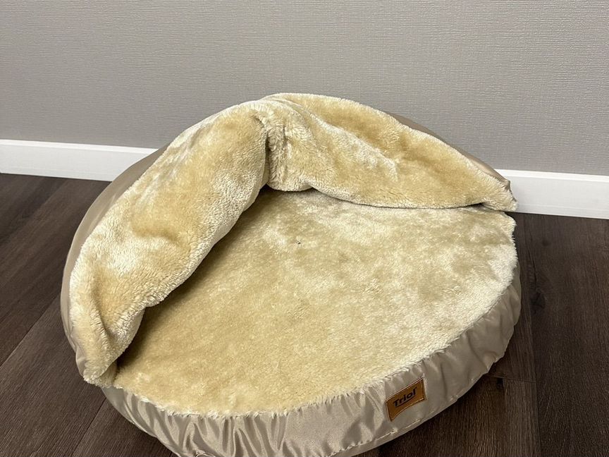 Лежанка-нора для собак