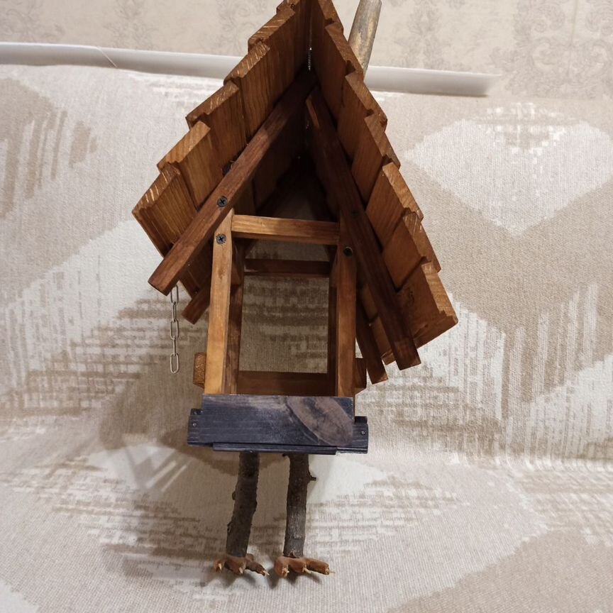 Кормушка для птиц из дерева