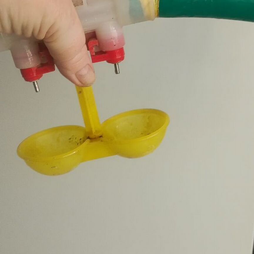 Нипельные поилки для кур и перепелов