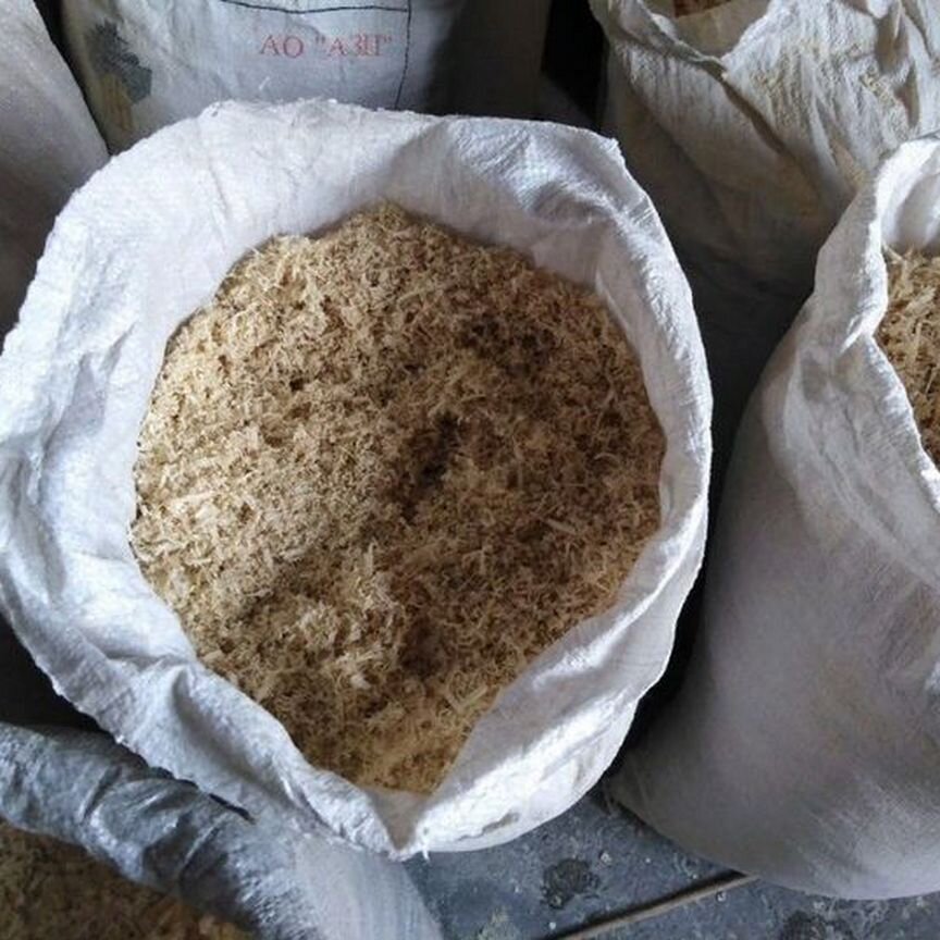 Сено в тюках, опилки