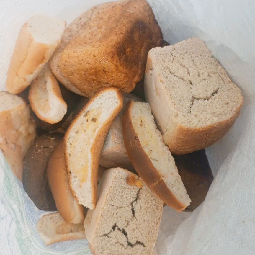 Хлеб животным