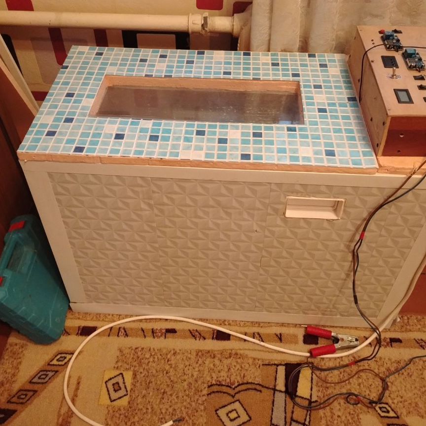 Инкубатор на 75 яиц