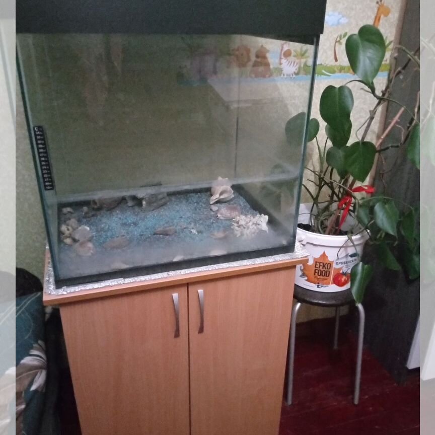 Аквариум с тумбой