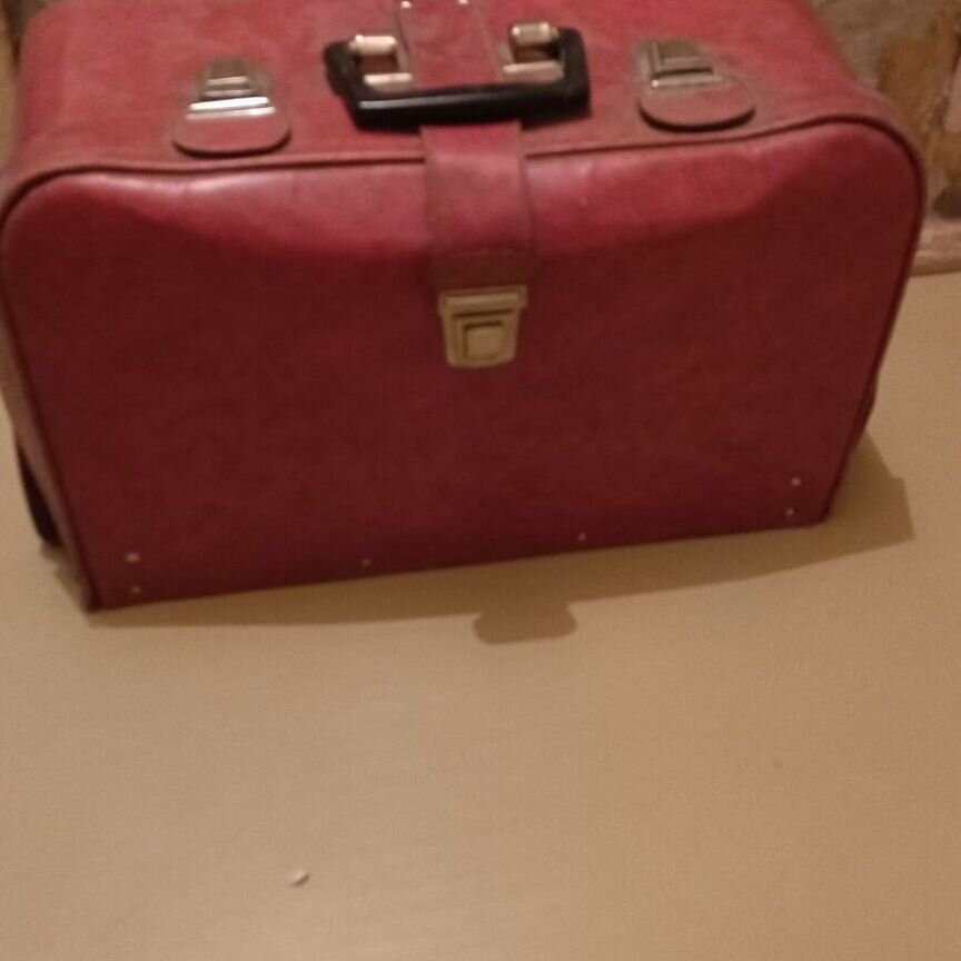 Швейная машинка подольск 142с чемоданом