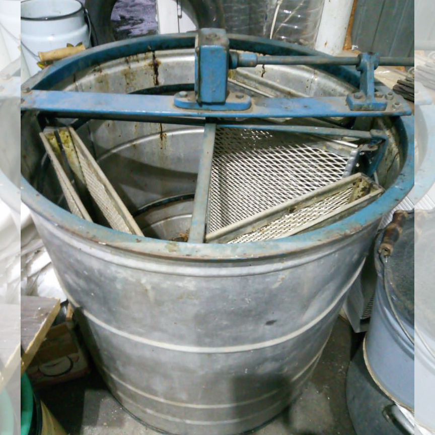 Медогонка 4 рамочная