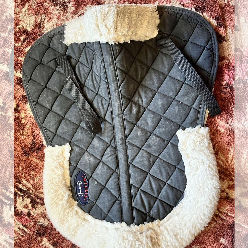 Меховушка под седло для лошади 2шт