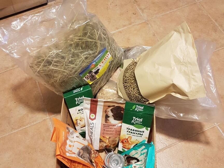 Отдам бесплатно корма и опилки для морской свинки