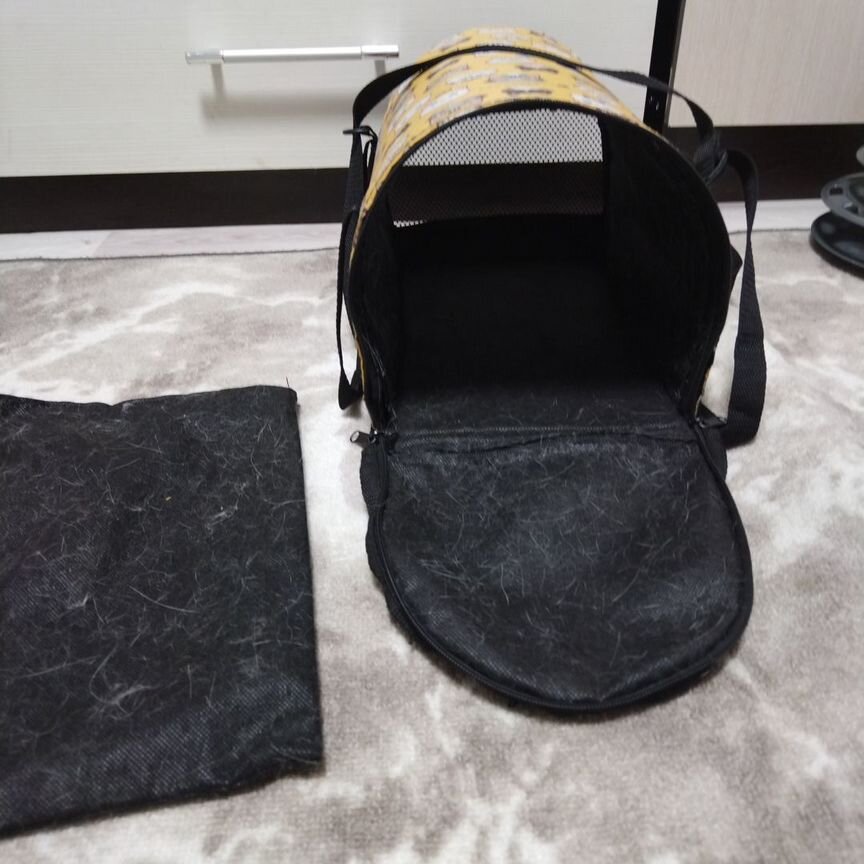 Переноска для котёнка и керамическая миска