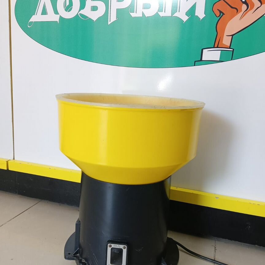 Зернодробилка электрическая