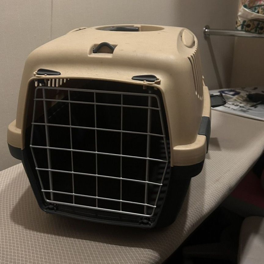 Переноска для кошек и собак пластиковая