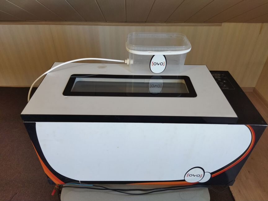 Инкубатор для яиц автоматический