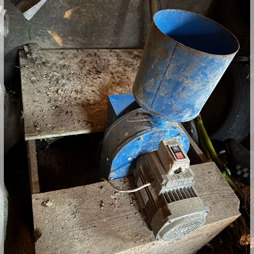 Кормодробилка зубр